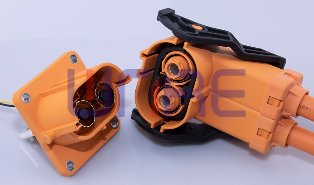 China 2P Right Angle High Voltage Connector Plug 125/150/200A DC 1500V ...